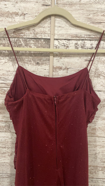 BURGUNDY SPARKLY SHORT DRESS – Savvy Seconds Boutique