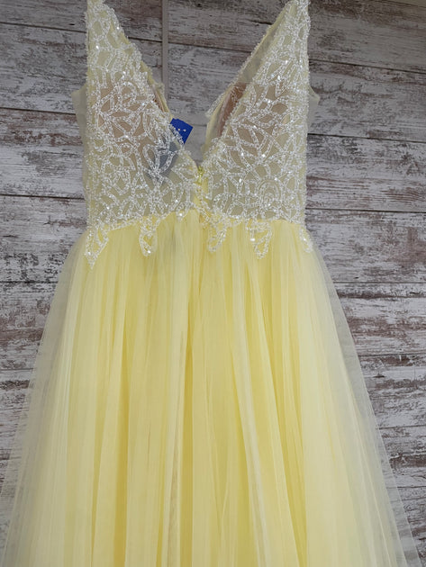 YELLOW PRINCESS GOWN (NEW) – Savvy Seconds Boutique