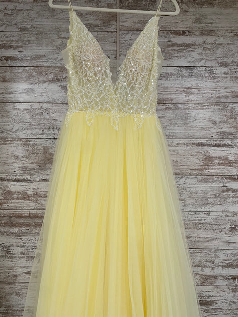 YELLOW PRINCESS GOWN (NEW) – Savvy Seconds Boutique
