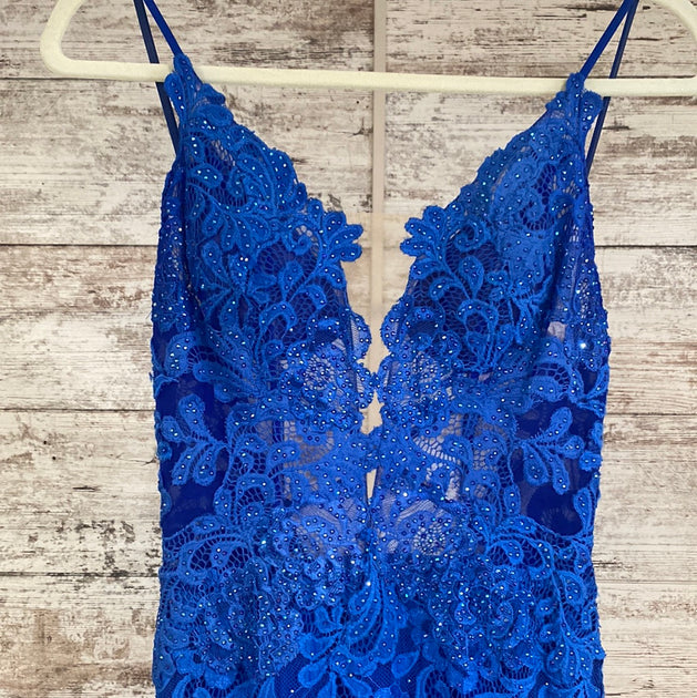ROYAL BLUE LACE LONG DRESS – Savvy Seconds Boutique