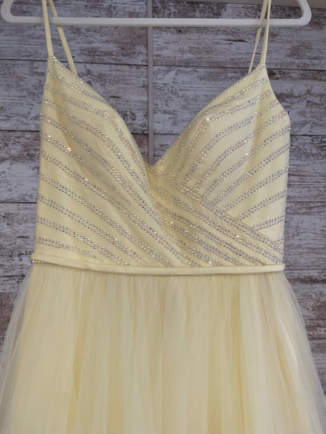 YELLOW PRINCESS GOWN (NEW) – Savvy Seconds Boutique