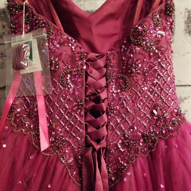 BURGUNDY PRINCESS GOWN (NEW) – Savvy Seconds Boutique