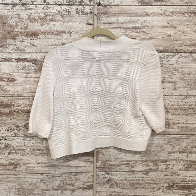 WHITE SHRUG – Savvy Seconds Boutique