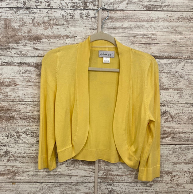 YELLOW SHRUG – Savvy Seconds Boutique
