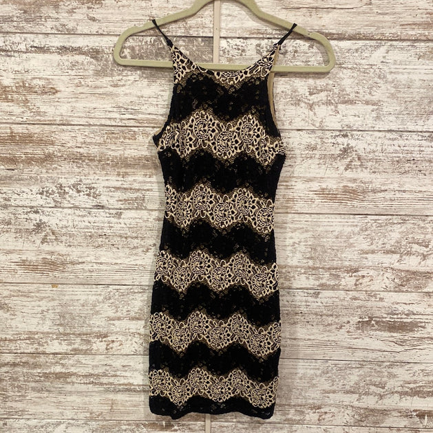 BLACK/TAN LACE SHORT DRESS – Savvy Seconds Boutique