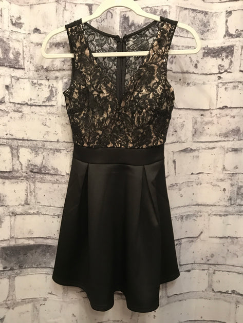 BLACK/TAN LACE SHORT DRESS – Savvy Seconds Boutique